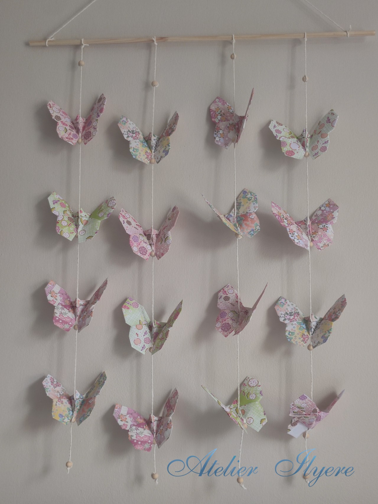 Small origami butterfly curtain – Atelier Ilyere