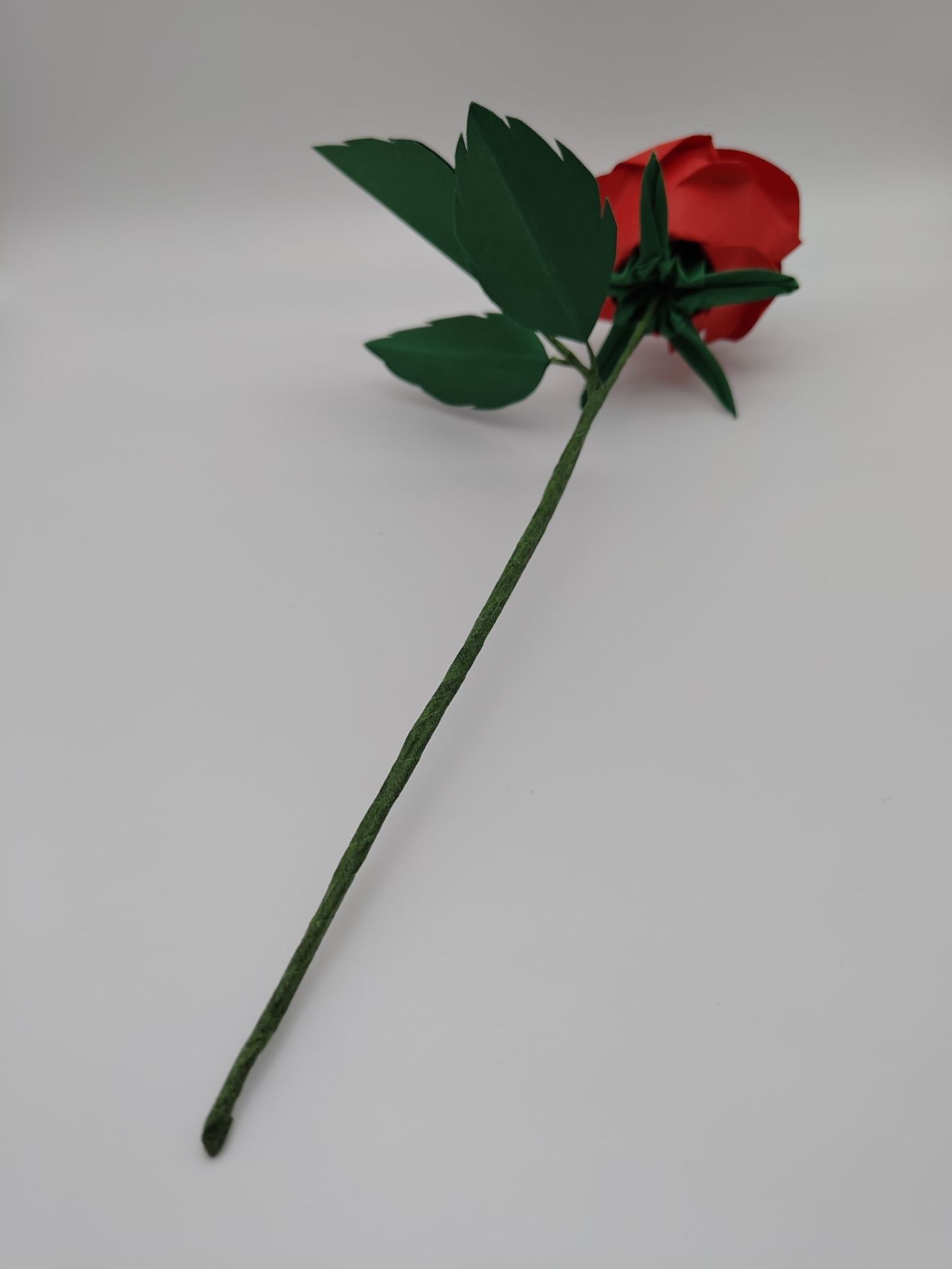 Origami pentagon rose (Naomiki Sato) – Atelier Ilyere